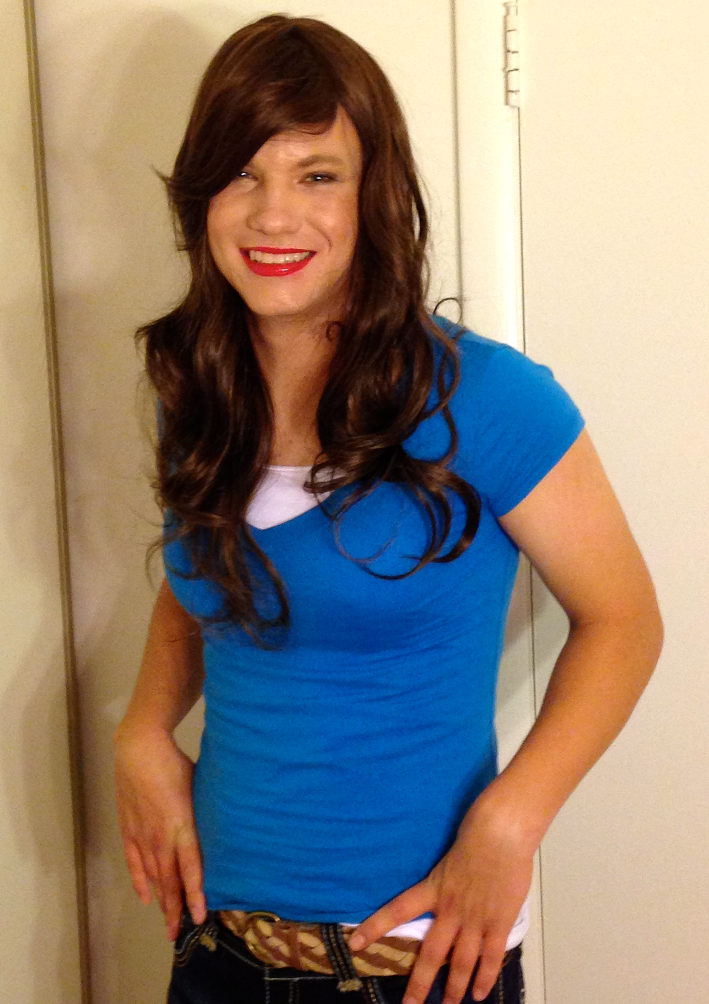 Allison struts her stuff! | Makeovers with Elizabeth Taylor