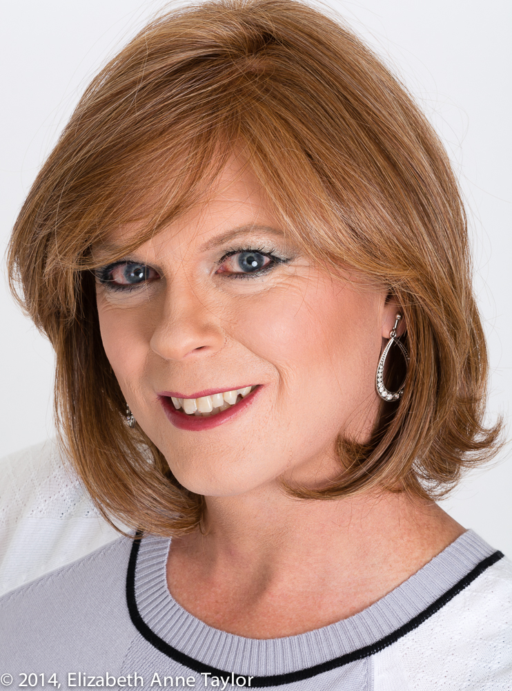 Kimberly Models her Fall Look - Makeovers with Elizabeth Taylor