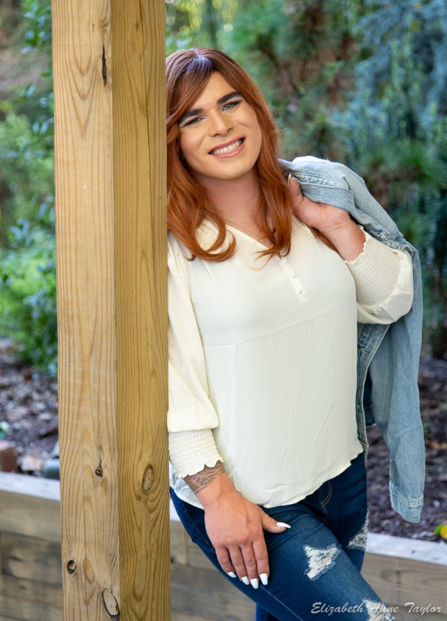 Nikki Rose, A Country Girl | Makeovers with Elizabeth Taylor